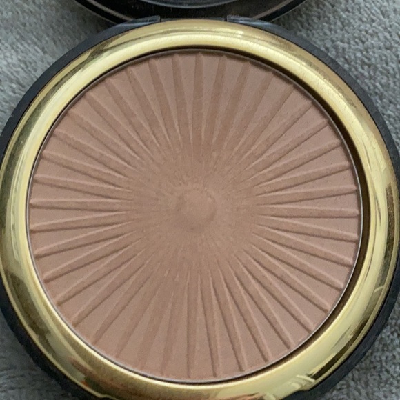 Milani | Makeup | Milani Silky Matte Bronzer | Poshmark